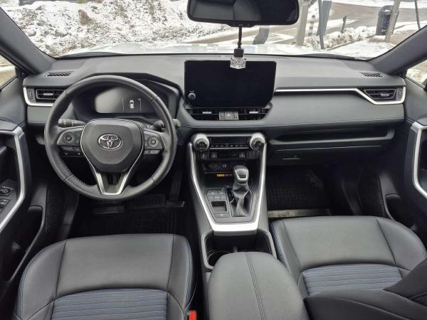 Balts Toyota RAV4 2024 Viļņa, ar dzinēja tilpumu 2.49 L un nobraukumu 20 tūkst. km par 39900 €, foto 9 vietnē AUTOMOTO.COM.LV