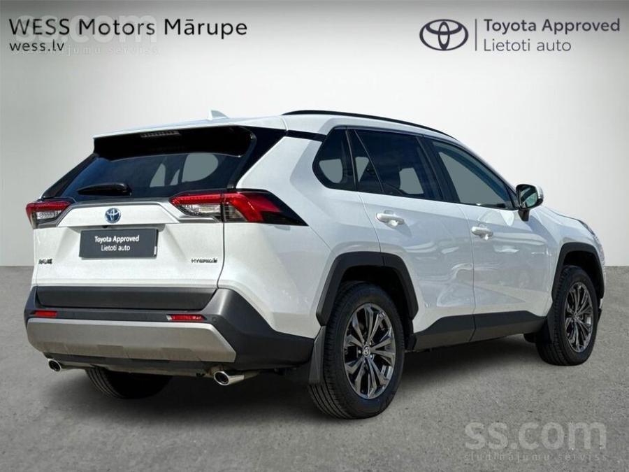 Balts Toyota RAV4 2024 Rīga, ar dzinēja tilpumu 2.50 L un nobraukumu 11 tūkst. km par 37990 €, foto 3 vietnē AUTOMOTO.COM.LV