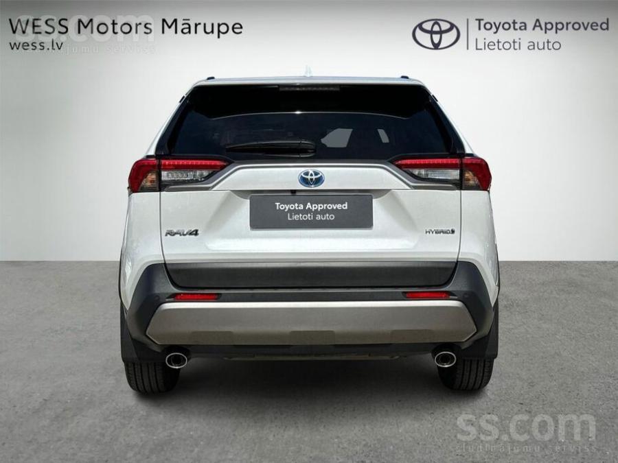 Balts Toyota RAV4 2024 Rīga, ar dzinēja tilpumu 2.50 L un nobraukumu 11 tūkst. km par 37990 €, foto 5 vietnē AUTOMOTO.COM.LV