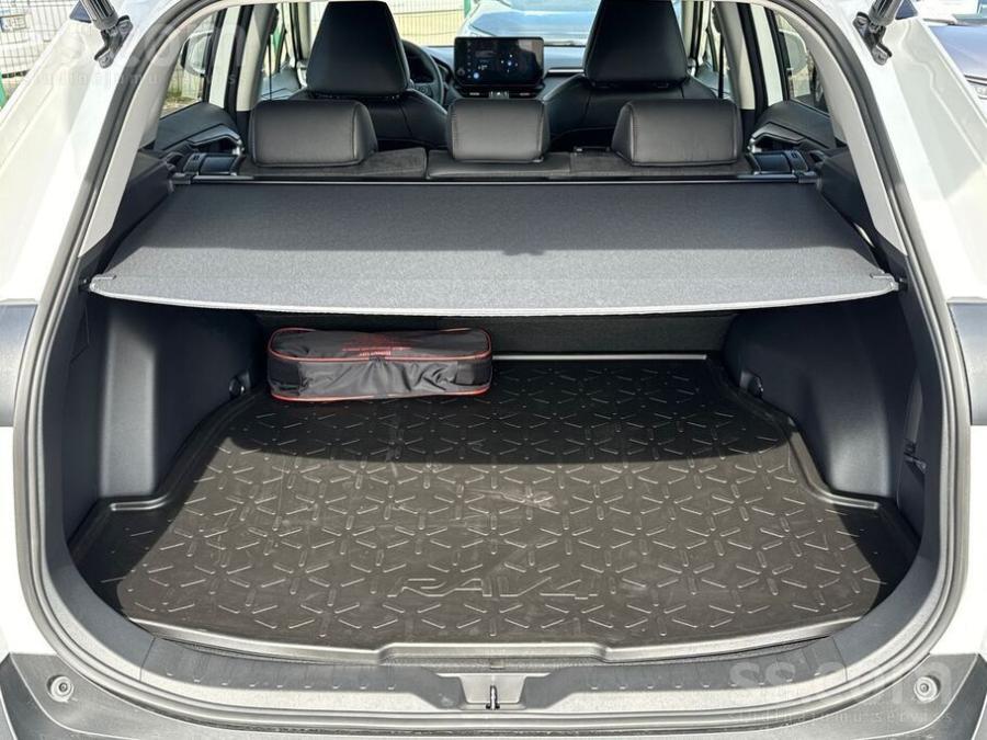 Balts Toyota RAV4 2024 Rīga, ar dzinēja tilpumu 2.50 L un nobraukumu 11 tūkst. km par 37990 €, foto 11 vietnē AUTOMOTO.COM.LV