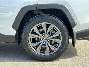 Balts Toyota RAV4 2024 Rīga, ar dzinēja tilpumu 2.50 L un nobraukumu 11 tūkst. km par 37990 €, foto 16 vietnē AUTOMOTO.COM.LV
