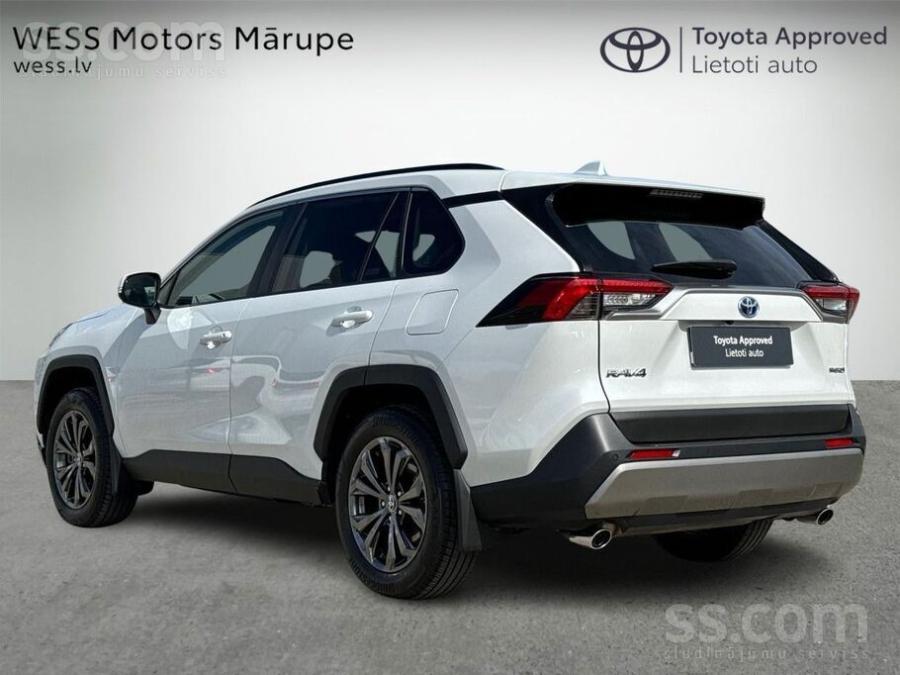 Balts Toyota RAV4 2024 Rīga, ar dzinēja tilpumu 2.50 L un nobraukumu 11 tūkst. km par 37990 €, foto 18 vietnē AUTOMOTO.COM.LV
