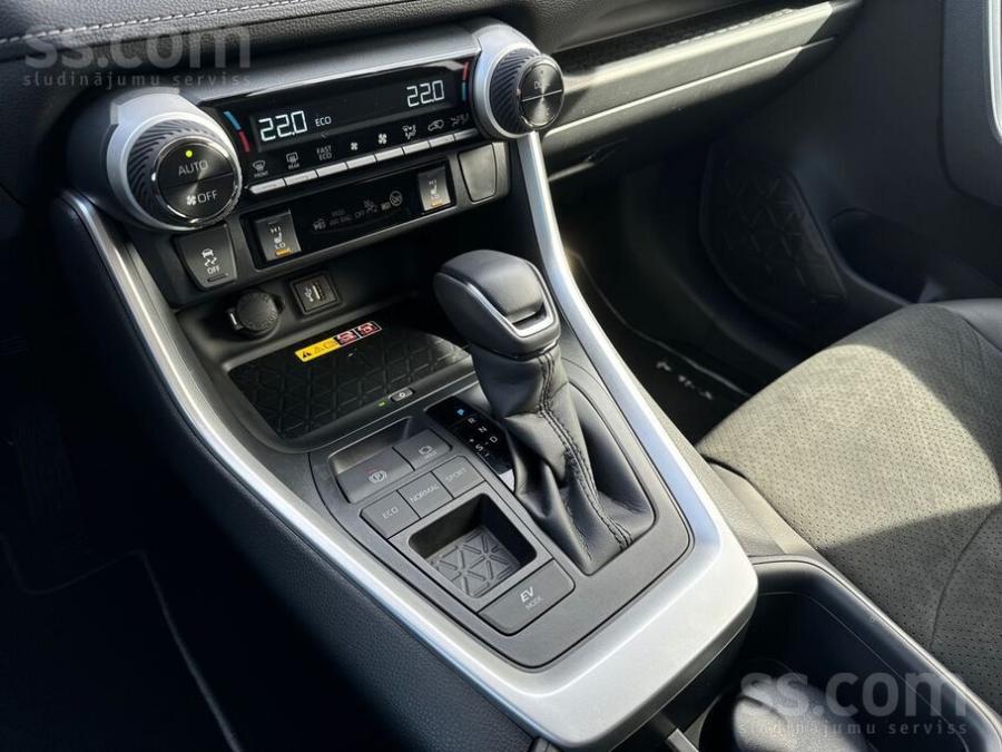 Balts Toyota RAV4 2024 Rīga, ar dzinēja tilpumu 2.50 L un nobraukumu 11 tūkst. km par 37990 €, foto 21 vietnē AUTOMOTO.COM.LV