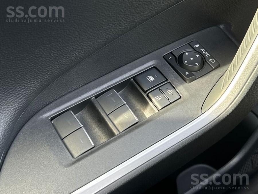 Balts Toyota RAV4 2024 Rīga, ar dzinēja tilpumu 2.50 L un nobraukumu 11 tūkst. km par 37990 €, foto 26 vietnē AUTOMOTO.COM.LV