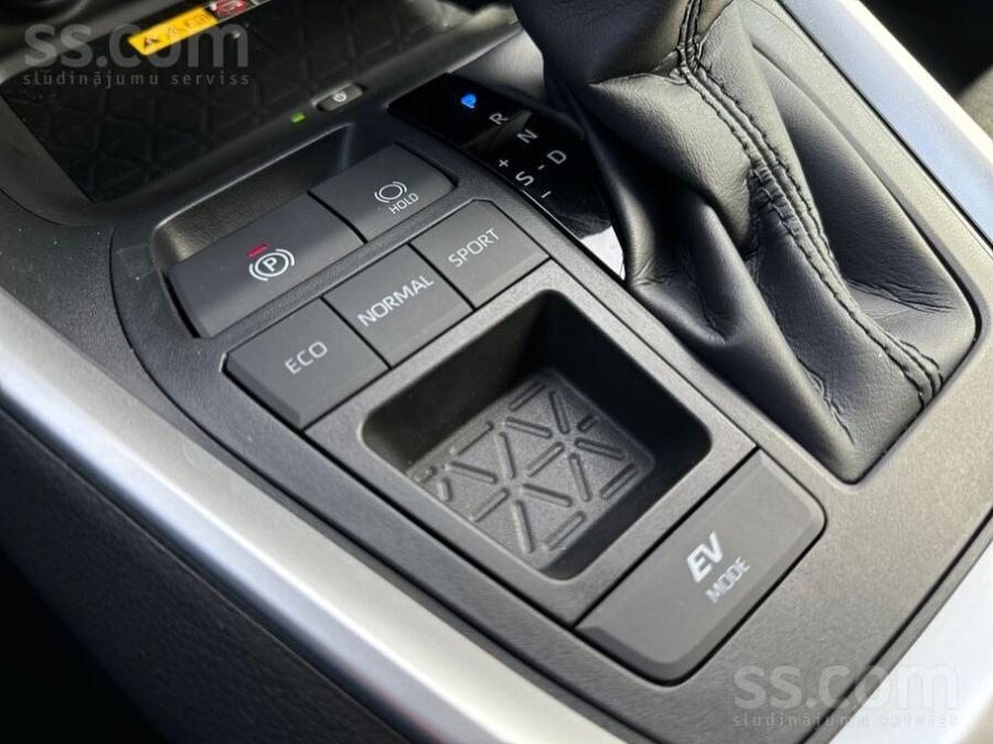 Balts Toyota RAV4 2024 Rīga, ar dzinēja tilpumu 2.50 L un nobraukumu 11 tūkst. km par 37990 €, foto 29 vietnē AUTOMOTO.COM.LV