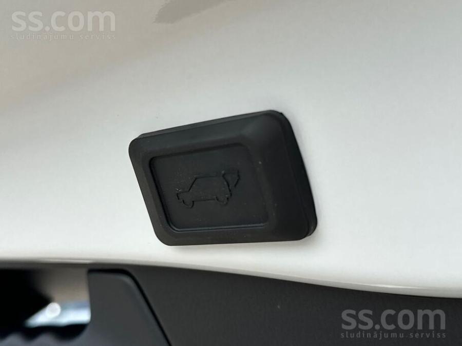 Balts Toyota RAV4 2024 Rīga, ar dzinēja tilpumu 2.50 L un nobraukumu 11 tūkst. km par 37990 €, foto 32 vietnē AUTOMOTO.COM.LV