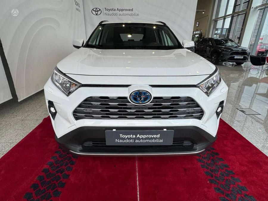 Balts Toyota RAV4 2024 Šauļi, ar dzinēja tilpumu 2.49 L un nobraukumu 103 tūkst. km par 32900 €, foto 4 vietnē AUTOMOTO.COM.LV