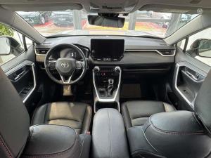 Balts Toyota RAV4 2024 Šauļi, ar dzinēja tilpumu 2.49 L un nobraukumu 103 tūkst. km par 32900 €, foto 15 vietnē AUTOMOTO.COM.LV