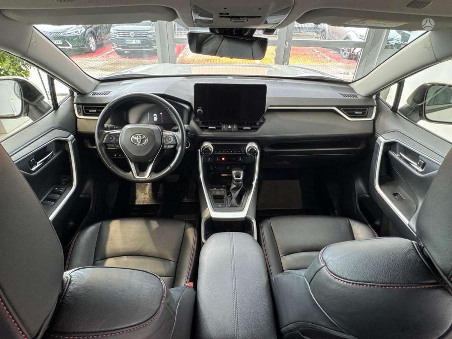 Balts Toyota RAV4 2024 Šauļi, ar dzinēja tilpumu 2.49 L un nobraukumu 103 tūkst. km par 32900 €, foto 15 vietnē AUTOMOTO.COM.LV