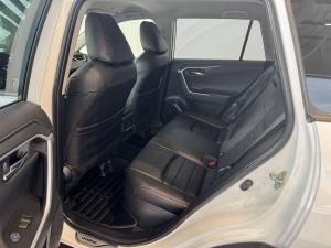 Balts Toyota RAV4 2024 Šauļi, ar dzinēja tilpumu 2.49 L un nobraukumu 103 tūkst. km par 32900 €, foto 22 vietnē AUTOMOTO.COM.LV