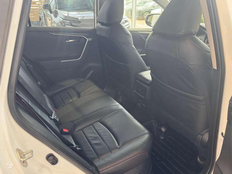 Balts Toyota RAV4 2024 Šauļi, ar dzinēja tilpumu 2.49 L un nobraukumu 103 tūkst. km par 32900 €, foto 23 vietnē AUTOMOTO.COM.LV