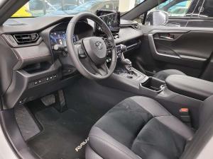 Balts Toyota RAV4 2024 Šauļi, ar dzinēja tilpumu 2.49 L un nobraukumu 15 tūkst. km par 42950 €, foto 8 vietnē AUTOMOTO.COM.LV