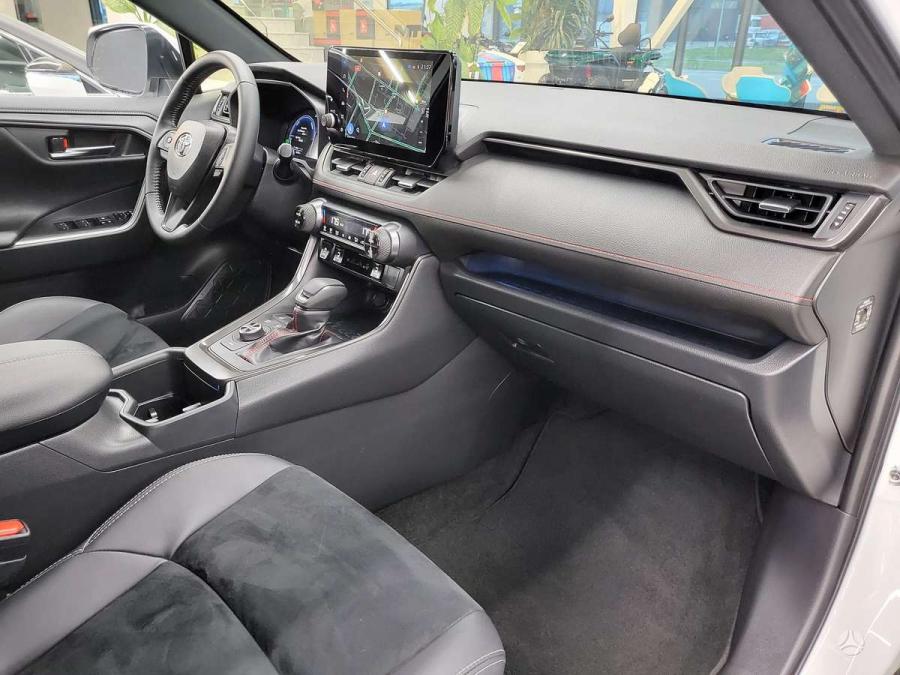 Balts Toyota RAV4 2024 Šauļi, ar dzinēja tilpumu 2.49 L un nobraukumu 15 tūkst. km par 42950 €, foto 14 vietnē AUTOMOTO.COM.LV