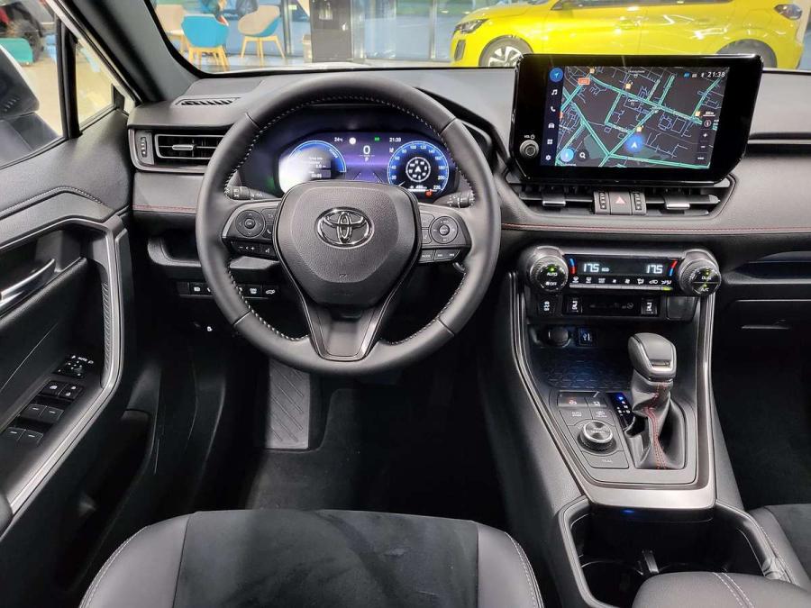Balts Toyota RAV4 2024 Šauļi, ar dzinēja tilpumu 2.49 L un nobraukumu 15 tūkst. km par 42950 €, foto 17 vietnē AUTOMOTO.COM.LV