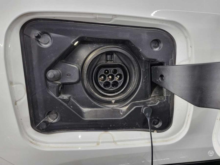 Balts Toyota RAV4 2024 Šauļi, ar dzinēja tilpumu 2.49 L un nobraukumu 15 tūkst. km par 42950 €, foto 27 vietnē AUTOMOTO.COM.LV