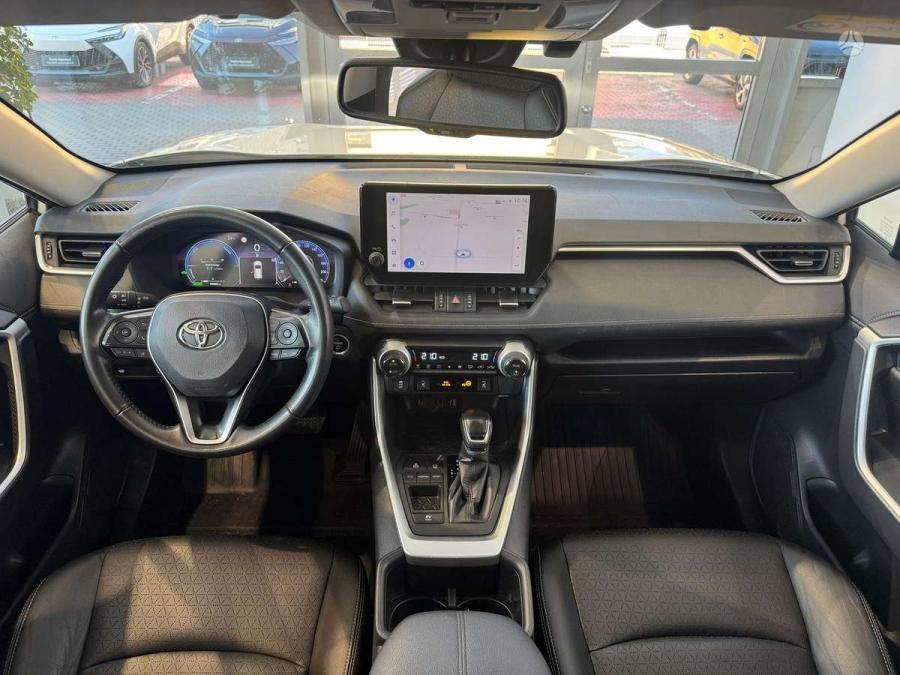 Белый Тойота РАВ 4 2024 в Шяуляй, объемом двигателя 2.49 л и пробегом 90 тыс. км за 32900 €, фото 15 на AUTOMOTO.COM.LV