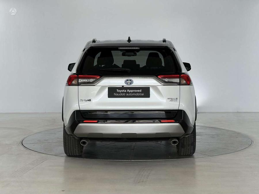 Balts Toyota RAV4 2024 Viļņa, ar dzinēja tilpumu 2.49 L un nobraukumu 76 tūkst. km par 40900 €, foto 5 vietnē AUTOMOTO.COM.LV