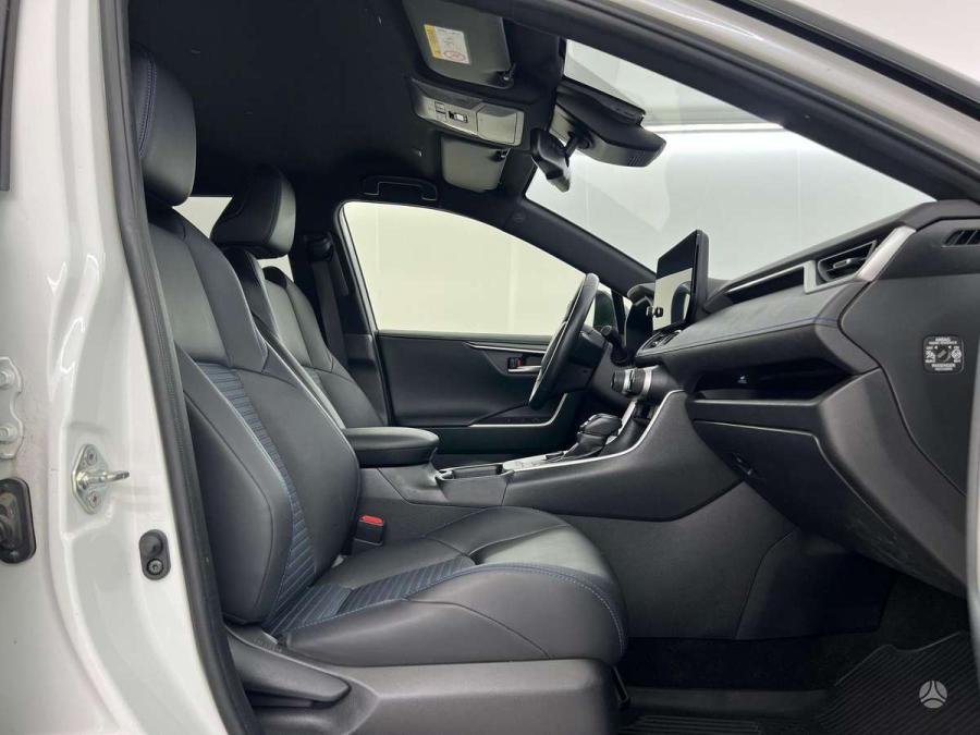 Balts Toyota RAV4 2024 Viļņa, ar dzinēja tilpumu 2.49 L un nobraukumu 76 tūkst. km par 40900 €, foto 7 vietnē AUTOMOTO.COM.LV