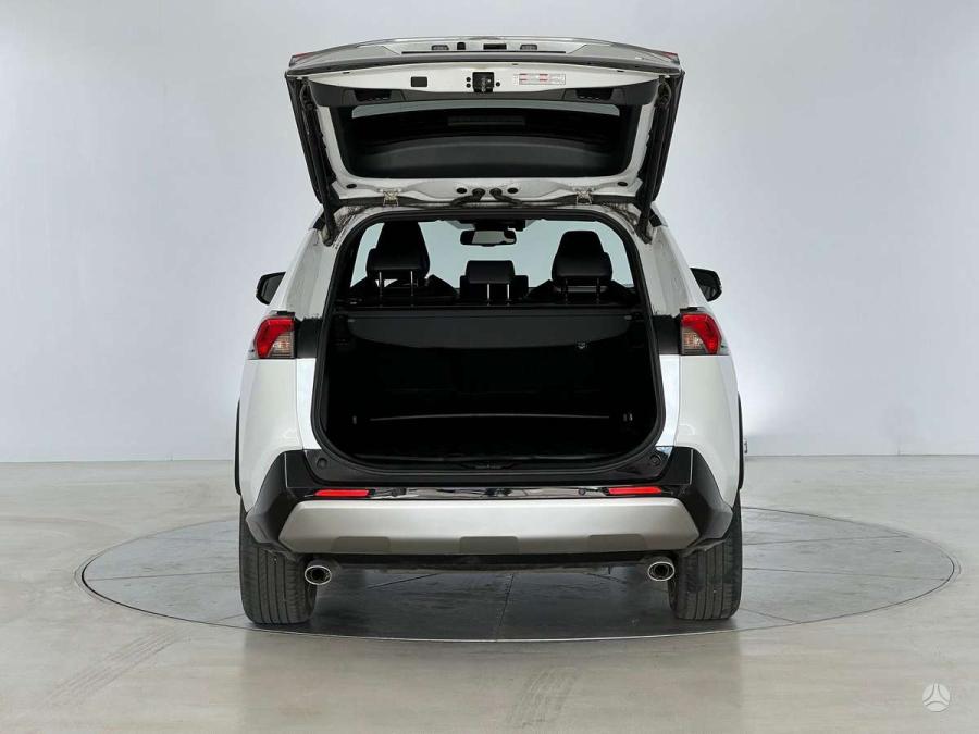 Balts Toyota RAV4 2024 Viļņa, ar dzinēja tilpumu 2.49 L un nobraukumu 76 tūkst. km par 40900 €, foto 11 vietnē AUTOMOTO.COM.LV