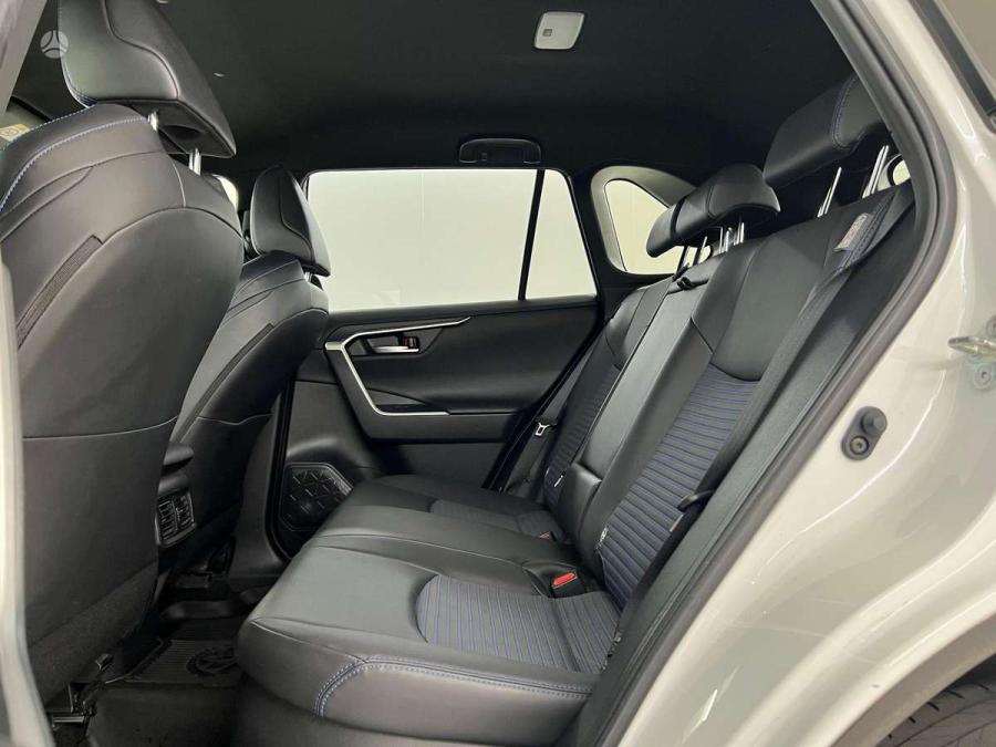 Balts Toyota RAV4 2024 Viļņa, ar dzinēja tilpumu 2.49 L un nobraukumu 76 tūkst. km par 40900 €, foto 20 vietnē AUTOMOTO.COM.LV