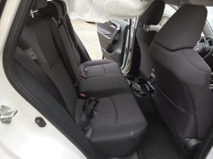 White Toyota RAV4 2024 in Siauliai, with an engine capacity of 1.99 L and mileage of 59 thousand km for 9800 €, photo 7 on AUTOMOTO.COM.LV