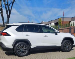 Balts Toyota RAV4 2024 Viļņa, ar dzinēja tilpumu 2.49 L un nobraukumu 54 tūkst. km par 35300 €, foto 4 vietnē AUTOMOTO.COM.LV