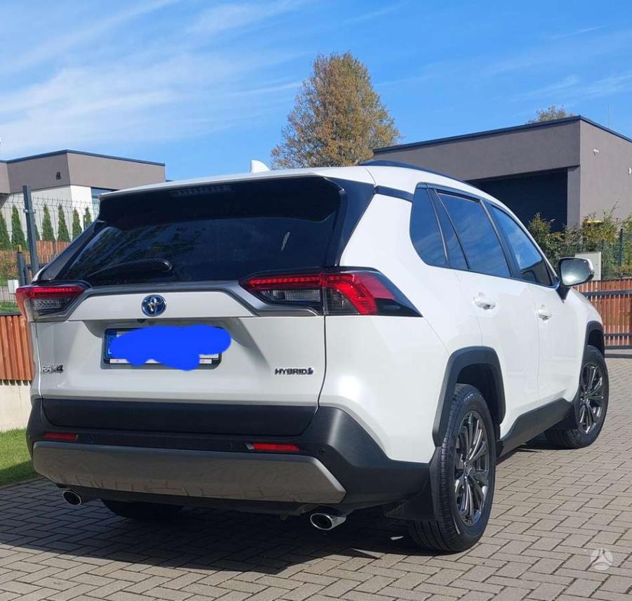 Balts Toyota RAV4 2024 Viļņa, ar dzinēja tilpumu 2.49 L un nobraukumu 54 tūkst. km par 35300 €, foto 6 vietnē AUTOMOTO.COM.LV