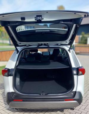 Balts Toyota RAV4 2024 Viļņa, ar dzinēja tilpumu 2.49 L un nobraukumu 54 tūkst. km par 35300 €, foto 9 vietnē AUTOMOTO.COM.LV