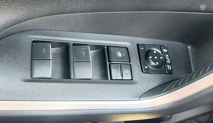 Balts Toyota RAV4 2024 Viļņa, ar dzinēja tilpumu 2.49 L un nobraukumu 54 tūkst. km par 35300 €, foto 21 vietnē AUTOMOTO.COM.LV