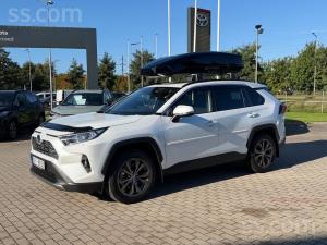 White Toyota RAV4 2024 in Liepaja, with an engine capacity of 2.50 L and mileage of 43 thousand km for 33900 €, photo  on AUTOMOTO.COM.LV