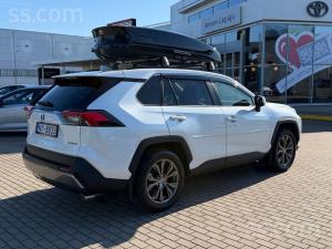 Balts Toyota RAV4 2024 Liepāja, ar dzinēja tilpumu 2.50 L un nobraukumu 43 tūkst. km par 33900 €, foto 7 vietnē AUTOMOTO.COM.LV