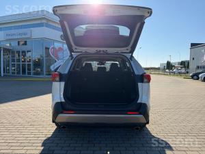 Balts Toyota RAV4 2024 Liepāja, ar dzinēja tilpumu 2.50 L un nobraukumu 43 tūkst. km par 33900 €, foto 10 vietnē AUTOMOTO.COM.LV