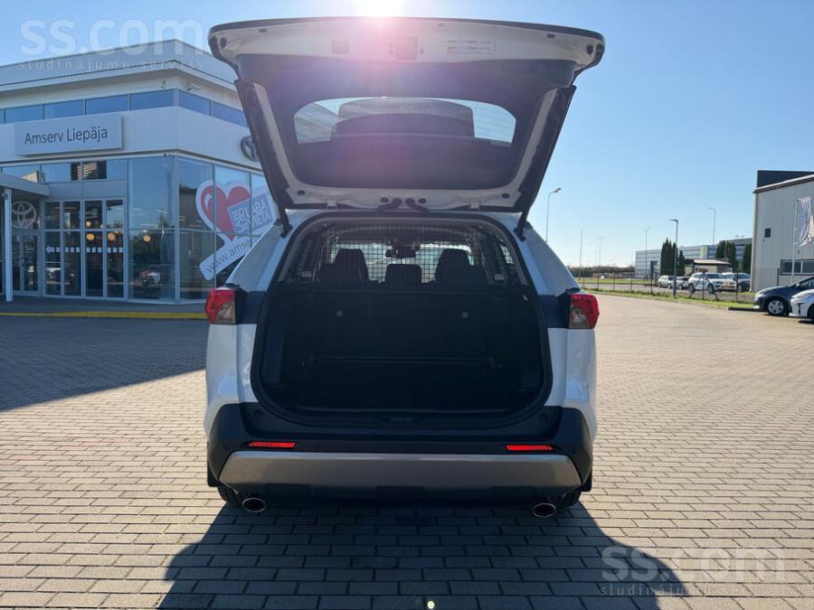 Balts Toyota RAV4 2024 Liepāja, ar dzinēja tilpumu 2.50 L un nobraukumu 43 tūkst. km par 33900 €, foto 10 vietnē AUTOMOTO.COM.LV