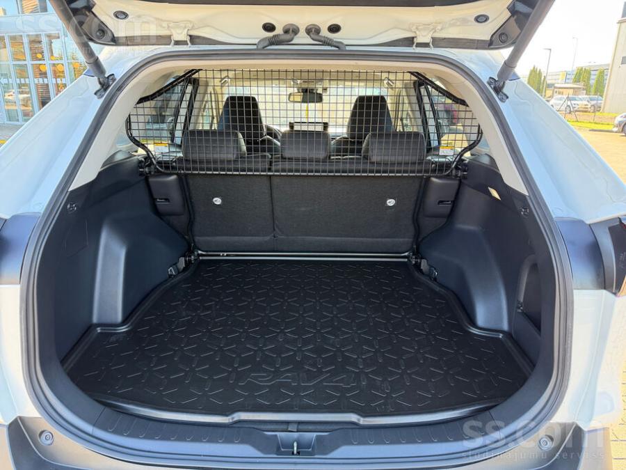 Balts Toyota RAV4 2024 Liepāja, ar dzinēja tilpumu 2.50 L un nobraukumu 43 tūkst. km par 33900 €, foto 11 vietnē AUTOMOTO.COM.LV