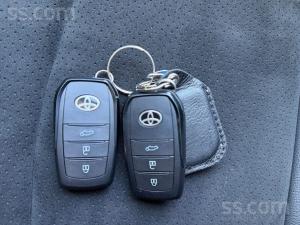 Balts Toyota RAV4 2024 Liepāja, ar dzinēja tilpumu 2.50 L un nobraukumu 43 tūkst. km par 33900 €, foto 22 vietnē AUTOMOTO.COM.LV