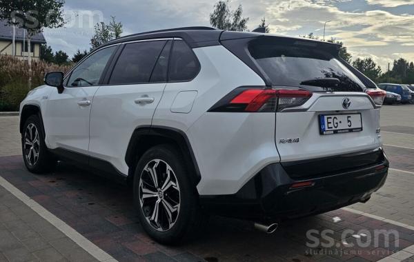 Balts Toyota RAV4 2024 Rīga, ar dzinēja tilpumu 2.50 L un nobraukumu 134 tūkst. km par 39500 €, foto 5 vietnē AUTOMOTO.COM.LV