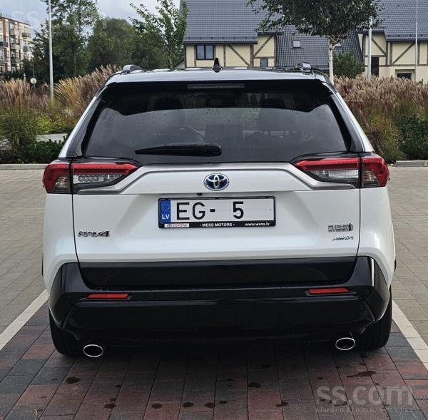 Balts Toyota RAV4 2024 Rīga, ar dzinēja tilpumu 2.50 L un nobraukumu 134 tūkst. km par 39500 €, foto 8 vietnē AUTOMOTO.COM.LV