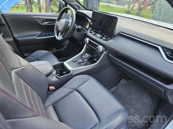 Balts Toyota RAV4 2024 Rīga, ar dzinēja tilpumu 2.50 L un nobraukumu 134 tūkst. km par 39500 €, foto 11 vietnē AUTOMOTO.COM.LV