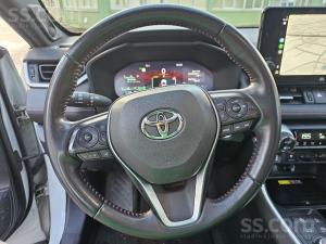 White Toyota RAV4 2024 in Riga, with an engine capacity of 2.50 L and mileage of 135 thousand km for 37900 €, photo 19 on AUTOMOTO.COM.LV