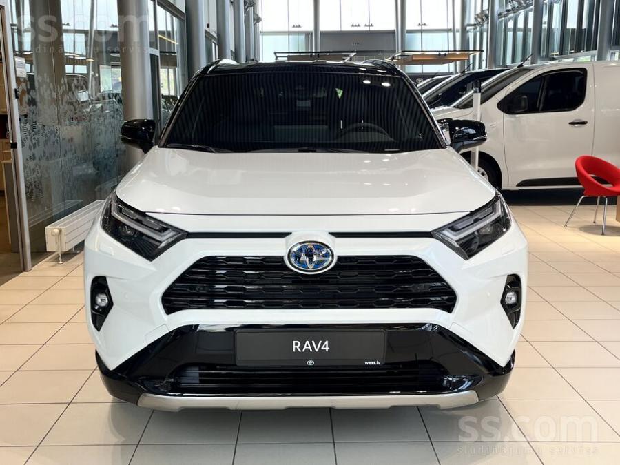 White Toyota RAV4 2025 in Riga, with an engine capacity of 2.50 L and mileage of 11 thousand km for 44290 €, photo 6 on AUTOMOTO.COM.LV