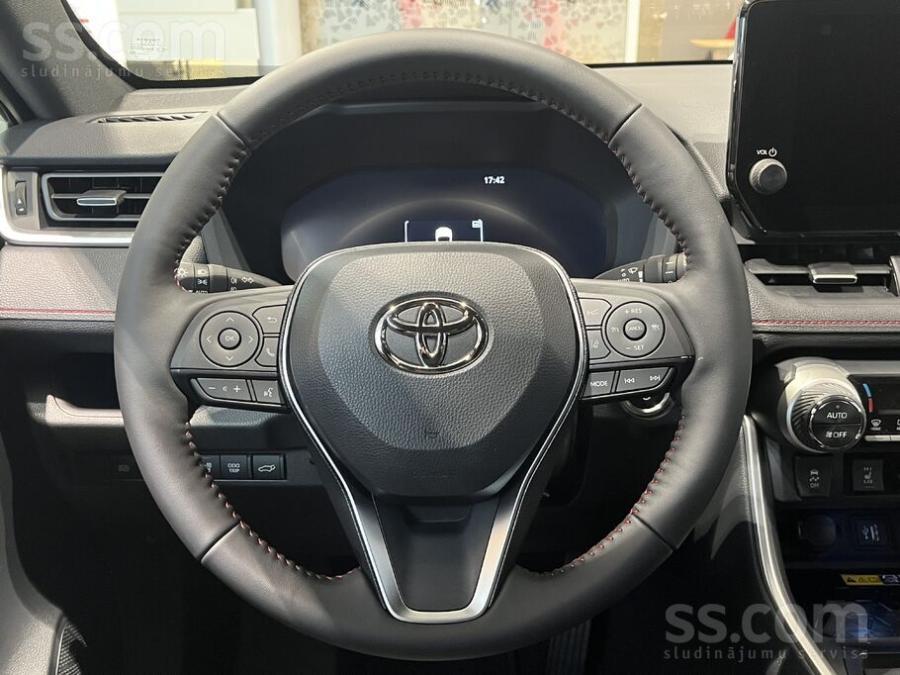 Balts Toyota RAV4 2025 Rīga, ar dzinēja tilpumu 2.50 L un nobraukumu 9 tūkst. km par 49600 €, foto 8 vietnē AUTOMOTO.COM.LV