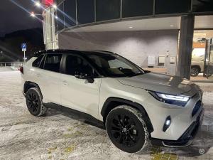 White Toyota RAV4 2025 in Vilnius, with an engine capacity of 2.50 L and mileage of 800 thousand km for 42900 €, photo 14 on AUTOMOTO.COM.LV