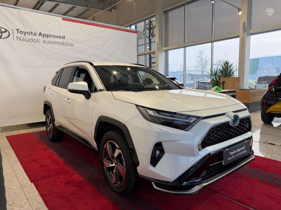 Balts Toyota RAV4 2025 Šauļi, ar dzinēja tilpumu 2.49 L un nobraukumu 15 tūkst. km par 45900 €, foto 2 vietnē AUTOMOTO.COM.LV