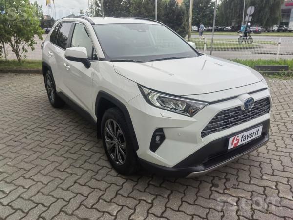 White Toyota RAV4 2025 in Riga, with an engine capacity of 2.50 L and mileage of 12 thousand km for 34450 €, photo 1 on AUTOMOTO.COM.LV