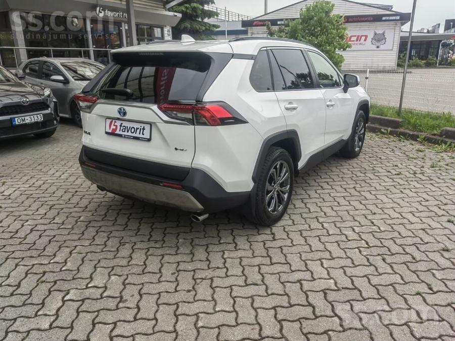Balts Toyota RAV4 2025 Rīga, ar dzinēja tilpumu 2.50 L un nobraukumu 12 tūkst. km par 34450 €, foto 5 vietnē AUTOMOTO.COM.LV
