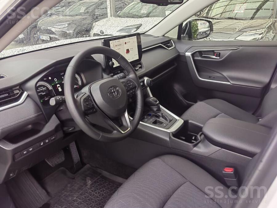 Balts Toyota RAV4 2025 Rīga, ar dzinēja tilpumu 2.50 L un nobraukumu 12 tūkst. km par 34450 €, foto 6 vietnē AUTOMOTO.COM.LV