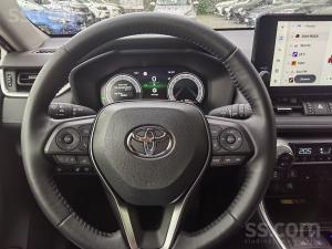 Balts Toyota RAV4 2025 Rīga, ar dzinēja tilpumu 2.50 L un nobraukumu 12 tūkst. km par 34450 €, foto 9 vietnē AUTOMOTO.COM.LV