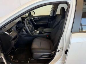 Balts Toyota RAV4 2025 Šauļi, ar dzinēja tilpumu 2.49 L un nobraukumu 16 tūkst. km par 37900 €, foto 7 vietnē AUTOMOTO.COM.LV