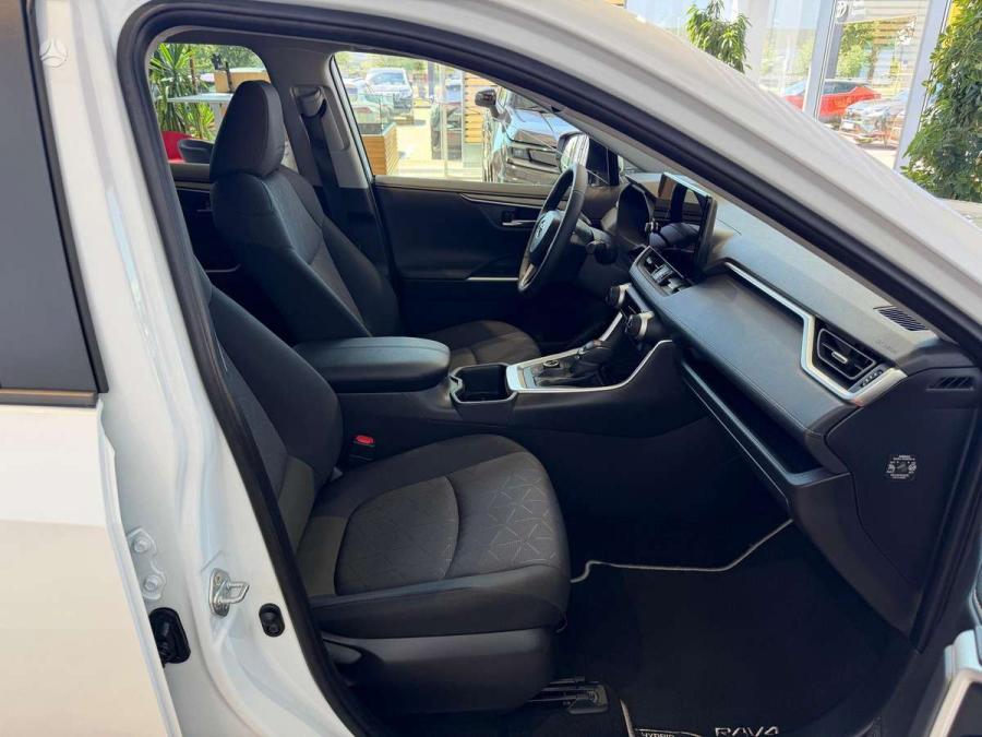 Balts Toyota RAV4 2025 Šauļi, ar dzinēja tilpumu 2.49 L un nobraukumu 16 tūkst. km par 37900 €, foto 10 vietnē AUTOMOTO.COM.LV
