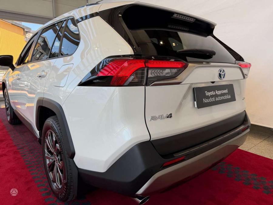 Balts Toyota RAV4 2025 Šauļi, ar dzinēja tilpumu 2.49 L un nobraukumu 16 tūkst. km par 37900 €, foto 23 vietnē AUTOMOTO.COM.LV